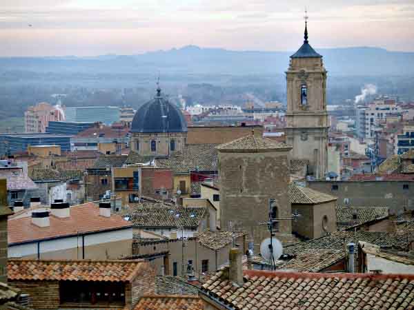 Huesca ciudad en un día, sitios para el recuerdo - ilutravel